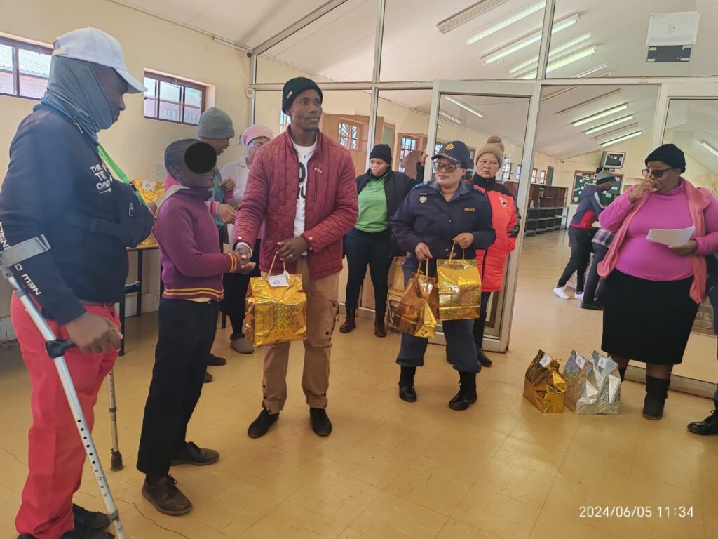 THE NORTHERN CAPE SAPS PROMOTES CHILD PROTECTION WEEK - Roma Nna